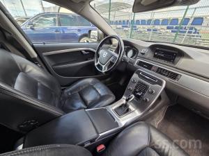 Brown Volvo XC70 2014 in Daugavpils, with an engine capacity of 2.00 L and mileage of 347 thousand km for 12300 €, photo 16 on AUTOMOTO.COM.LV