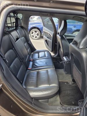 Brown Volvo XC70 2014 in Daugavpils, with an engine capacity of 2.00 L and mileage of 347 thousand km for 12300 €, photo 17 on AUTOMOTO.COM.LV