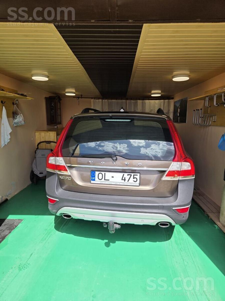 Brown Volvo XC70 2014 in Daugavpils, with an engine capacity of 2.00 L and mileage of 347 thousand km for 12300 €, photo 30 on AUTOMOTO.COM.LV