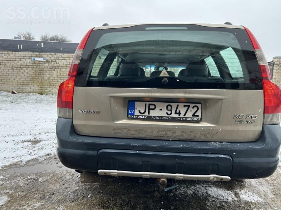 Brūns Volvo XC70 2004 Rīga, ar dzinēja tilpumu 2.40 L un nobraukumu 459 tūkst. km par 1599 €, foto 2 vietnē AUTOMOTO.COM.LV