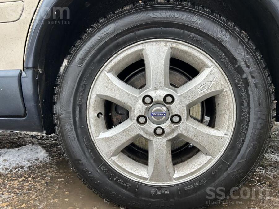 Brūns Volvo XC70 2004 Rīga, ar dzinēja tilpumu 2.40 L un nobraukumu 459 tūkst. km par 1599 €, foto 3 vietnē AUTOMOTO.COM.LV