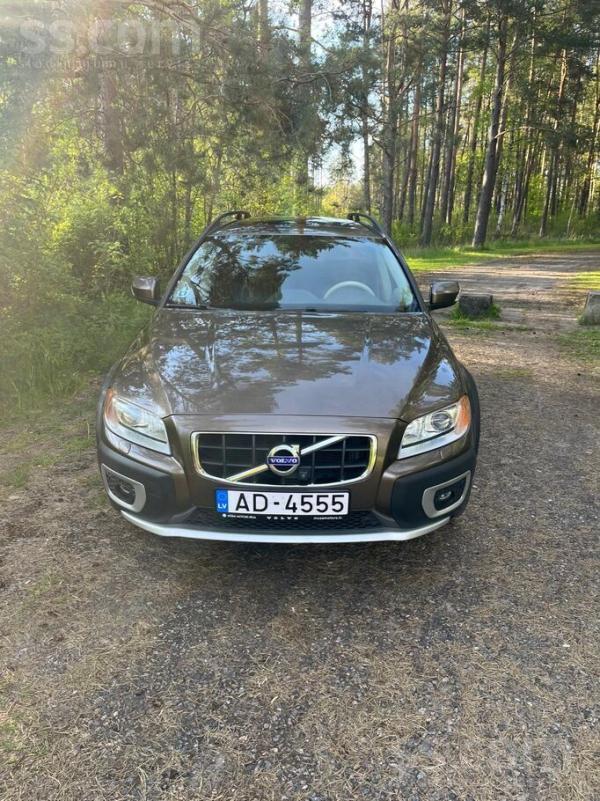Brown Volvo XC70 2012 in Riga, with an engine capacity of 2.00 L and mileage of 0 thousand km for 10955 €, photo 2 on AUTOMOTO.COM.LV