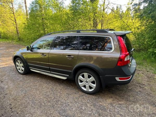 Brown Volvo XC70 2012 in Riga, with an engine capacity of 2.00 L and mileage of 0 thousand km for 10955 €, photo 8 on AUTOMOTO.COM.LV
