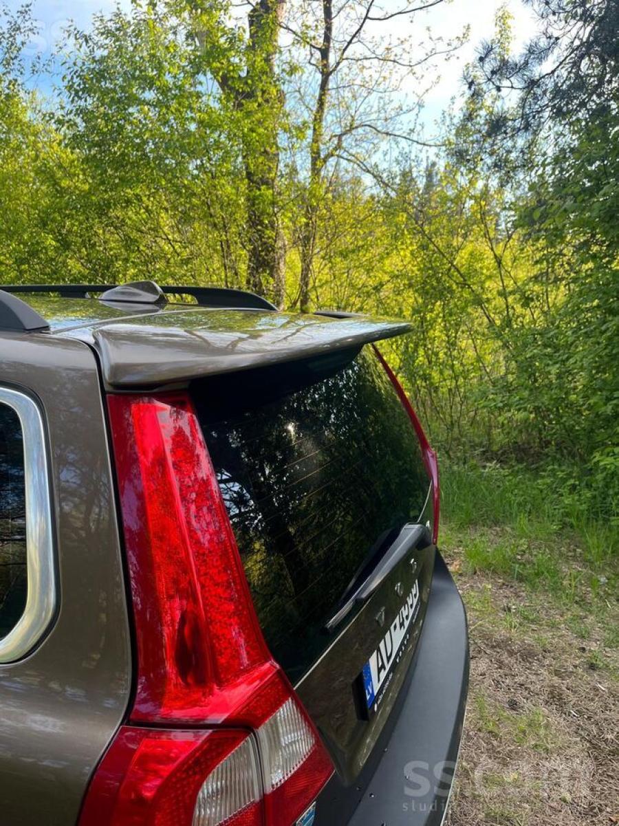 Brown Volvo XC70 2012 in Riga, with an engine capacity of 2.00 L and mileage of 0 thousand km for 10955 €, photo 28 on AUTOMOTO.COM.LV