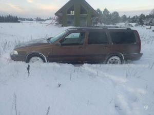 Brown Volvo XC70 1998 in Kaisiadorys, with an engine capacity of 2.44 L and mileage of 424 thousand km for 3500 €, photo  on AUTOMOTO.COM.LV