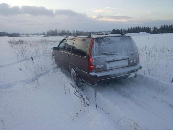 Коричневый Вольво ХС70 1998 в Кайшядорис, объемом двигателя 2.44 л и пробегом 424 тыс. км за 3500 €, фото 5 на AUTOMOTO.COM.LV
