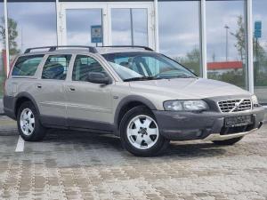 Brown Volvo XC70 2000 in Vilnius, with an engine capacity of 2.40 L and mileage of 408 thousand km for 942 €, photo  on AUTOMOTO.COM.LV