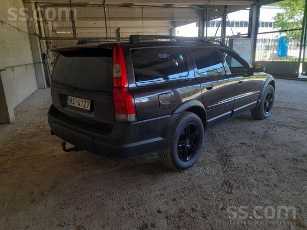 Brown Volvo XC70 2000 in Ogre, with an engine capacity of 2.40 L and mileage of 370 thousand km for 1000 €, photo 3 on AUTOMOTO.COM.LV