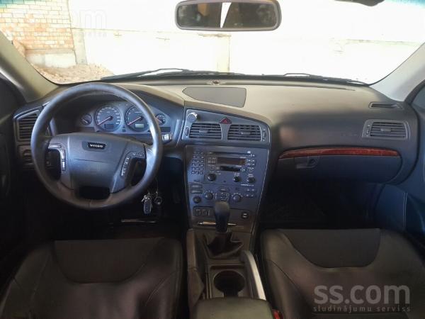 Brown Volvo XC70 2000 in Ogre, with an engine capacity of 2.40 L and mileage of 370 thousand km for 1000 €, photo 6 on AUTOMOTO.COM.LV