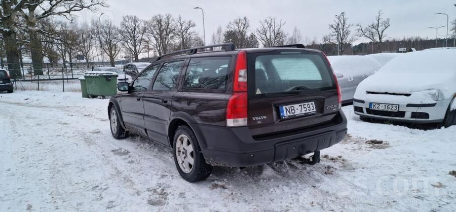 Brown Volvo XC70 2001 in Valmiera, with an engine capacity of 2.50 L and mileage of 356 thousand km for 1750 €, photo 4 on AUTOMOTO.COM.LV