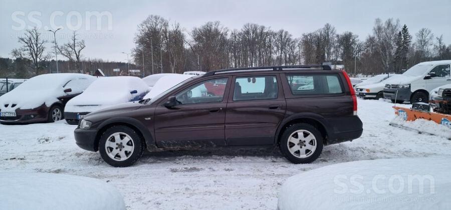 Brown Volvo XC70 2001 in Valmiera, with an engine capacity of 2.50 L and mileage of 356 thousand km for 1750 €, photo 5 on AUTOMOTO.COM.LV