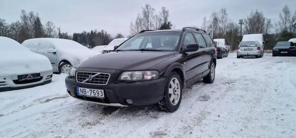 Brūns Volvo XC70 2001 Valmiera, ar dzinēja tilpumu 2.50 L un nobraukumu 356 tūkst. km par 1750 €, foto 6 vietnē AUTOMOTO.COM.LV