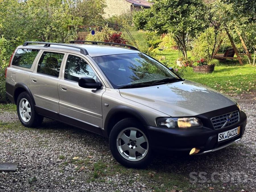 Brūns Volvo XC70 2001 Rīga, ar dzinēja tilpumu 2.40 L un nobraukumu 327 tūkst. km par 4200 €, foto 3 vietnē AUTOMOTO.COM.LV