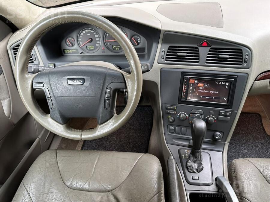 Brūns Volvo XC70 2001 Rīga, ar dzinēja tilpumu 2.40 L un nobraukumu 327 tūkst. km par 4200 €, foto 17 vietnē AUTOMOTO.COM.LV