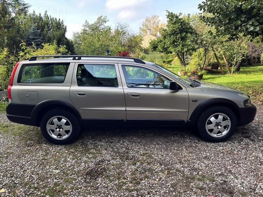 Brūns Volvo XC70 2001 Rīga, ar dzinēja tilpumu 2.40 L un nobraukumu 327 tūkst. km par 4200 €, foto 31 vietnē AUTOMOTO.COM.LV