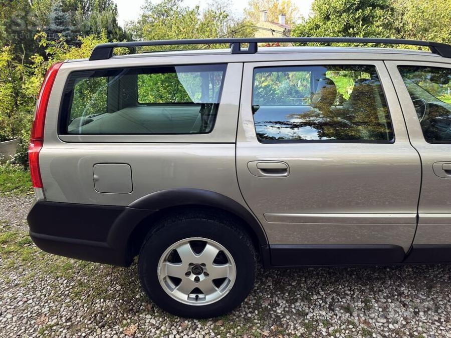 Brūns Volvo XC70 2001 Rīga, ar dzinēja tilpumu 2.40 L un nobraukumu 327 tūkst. km par 4200 €, foto 34 vietnē AUTOMOTO.COM.LV