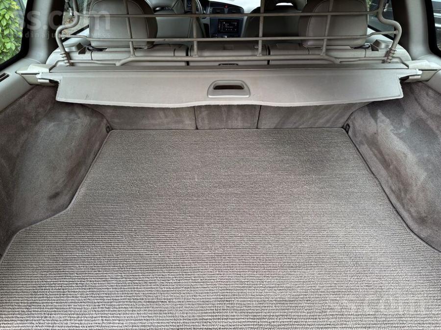 Brown Volvo XC70 2001 in Riga, with an engine capacity of 2.40 L and mileage of 327 thousand km for 3800 €, photo 22 on AUTOMOTO.COM.LV