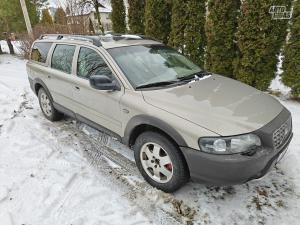 Brūns Volvo XC70 2002 Kauņa, ar dzinēja tilpumu 2.40 L un nobraukumu 340 tūkst. km par 1300 €, foto  vietnē AUTOMOTO.COM.LV