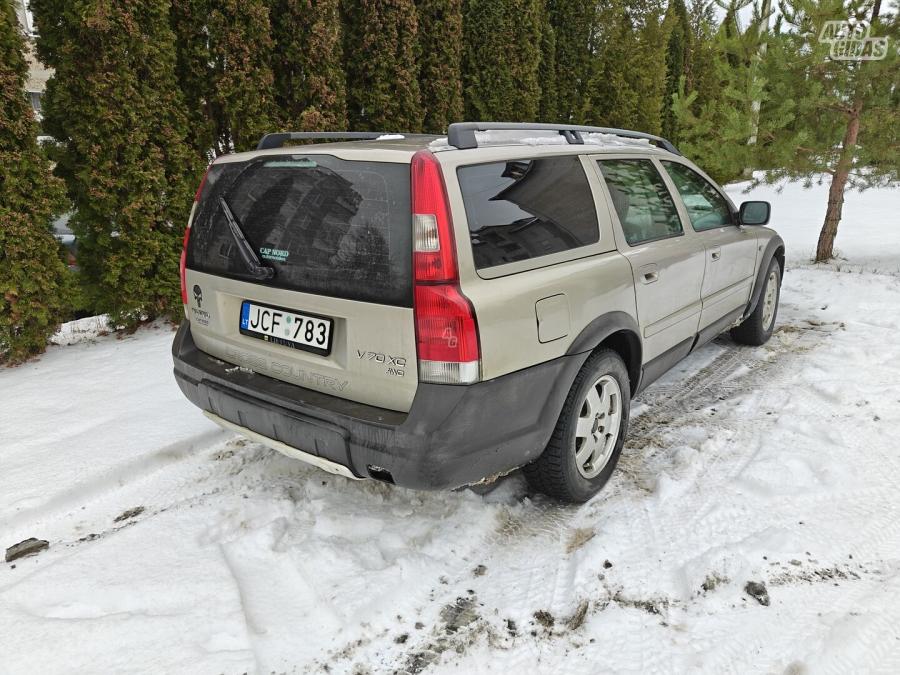 Brūns Volvo XC70 2002 Kauņa, ar dzinēja tilpumu 2.40 L un nobraukumu 340 tūkst. km par 1300 €, foto 3 vietnē AUTOMOTO.COM.LV