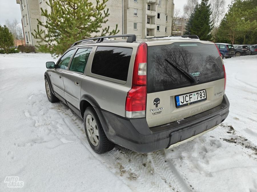 Brūns Volvo XC70 2002 Kauņa, ar dzinēja tilpumu 2.40 L un nobraukumu 340 tūkst. km par 1300 €, foto 4 vietnē AUTOMOTO.COM.LV