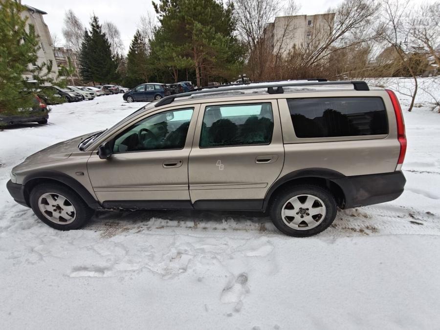 Brūns Volvo XC70 2002 Kauņa, ar dzinēja tilpumu 2.40 L un nobraukumu 340 tūkst. km par 1300 €, foto 5 vietnē AUTOMOTO.COM.LV