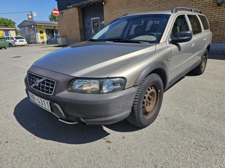 Brūns Volvo XC70 2002 Rīga, ar dzinēja tilpumu 2.40 L un nobraukumu 473 tūkst. km par 2950 €, foto 1 vietnē AUTOMOTO.COM.LV