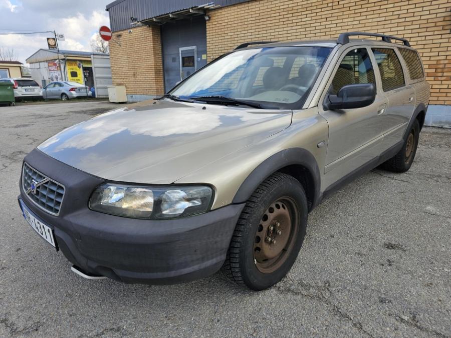 Brūns Volvo XC70 2002 Rīga, ar dzinēja tilpumu 2.40 L un nobraukumu 473 tūkst. km par 2950 €, foto 4 vietnē AUTOMOTO.COM.LV