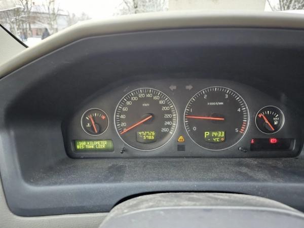 Brūns Volvo XC70 2002 Rīga, ar dzinēja tilpumu 2.40 L un nobraukumu 473 tūkst. km par 2950 €, foto 4 vietnē AUTOMOTO.COM.LV