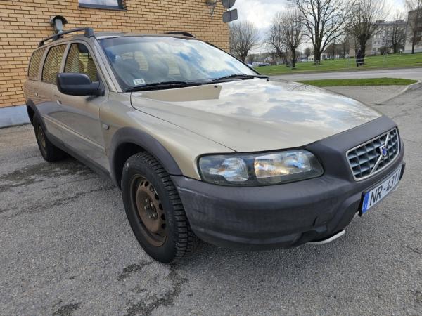 Brūns Volvo XC70 2002 Rīga, ar dzinēja tilpumu 2.40 L un nobraukumu 473 tūkst. km par 2950 €, foto 9 vietnē AUTOMOTO.COM.LV