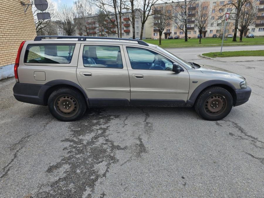 Brūns Volvo XC70 2002 Rīga, ar dzinēja tilpumu 2.40 L un nobraukumu 473 tūkst. km par 2950 €, foto 13 vietnē AUTOMOTO.COM.LV