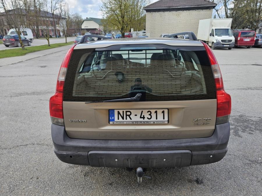 Brūns Volvo XC70 2002 Rīga, ar dzinēja tilpumu 2.40 L un nobraukumu 473 tūkst. km par 2950 €, foto 17 vietnē AUTOMOTO.COM.LV