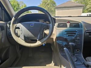 Brūns Volvo XC70 2002 Rīga, ar dzinēja tilpumu 2.40 L un nobraukumu 473 tūkst. km par 2950 €, foto 18 vietnē AUTOMOTO.COM.LV