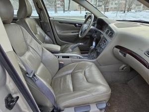 Brūns Volvo XC70 2002 Rīga, ar dzinēja tilpumu 2.40 L un nobraukumu 473 tūkst. km par 2950 €, foto 19 vietnē AUTOMOTO.COM.LV