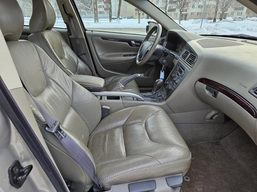 Brūns Volvo XC70 2002 Rīga, ar dzinēja tilpumu 2.40 L un nobraukumu 473 tūkst. km par 2950 €, foto 19 vietnē AUTOMOTO.COM.LV