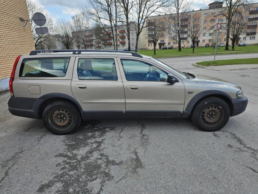 Brūns Volvo XC70 2002 Rīga, ar dzinēja tilpumu 2.40 L un nobraukumu 473 tūkst. km par 2950 €, foto 24 vietnē AUTOMOTO.COM.LV