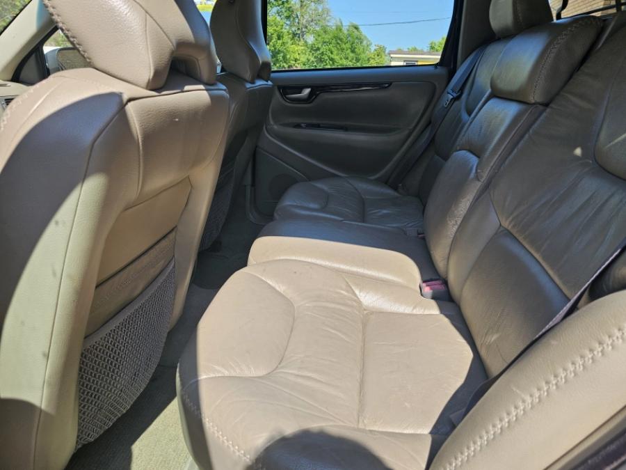 Brūns Volvo XC70 2002 Rīga, ar dzinēja tilpumu 2.40 L un nobraukumu 473 tūkst. km par 2950 €, foto 25 vietnē AUTOMOTO.COM.LV