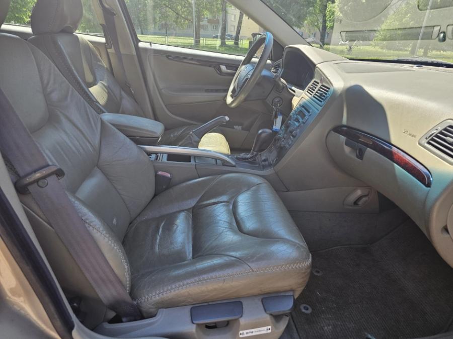 Brūns Volvo XC70 2002 Rīga, ar dzinēja tilpumu 2.40 L un nobraukumu 473 tūkst. km par 2950 €, foto 26 vietnē AUTOMOTO.COM.LV