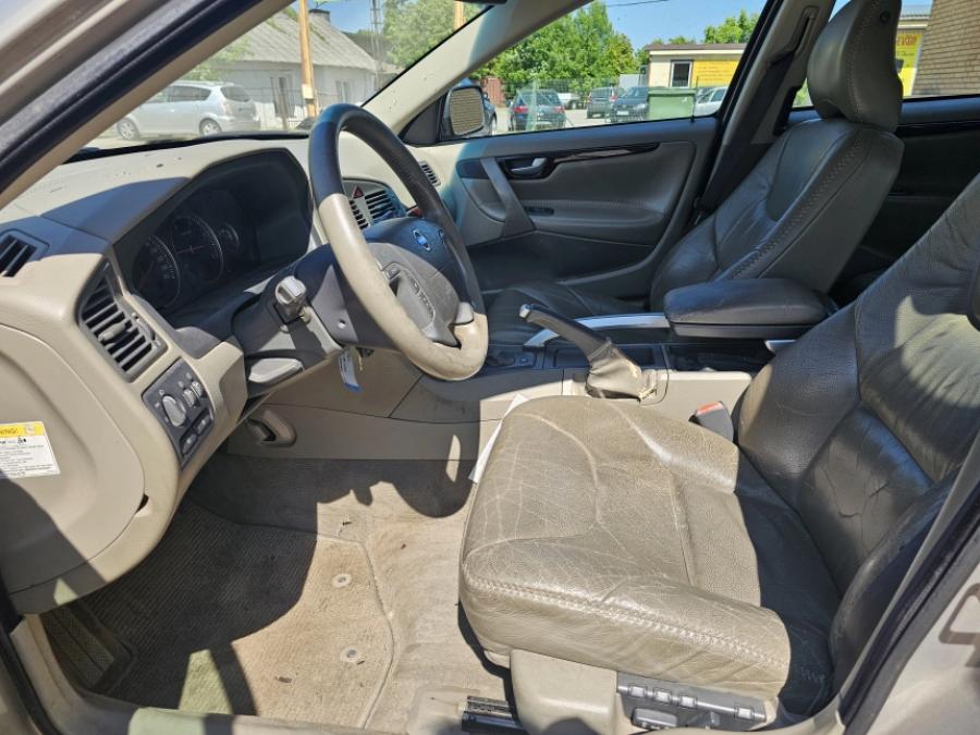 Brūns Volvo XC70 2002 Rīga, ar dzinēja tilpumu 2.40 L un nobraukumu 473 tūkst. km par 2950 €, foto 29 vietnē AUTOMOTO.COM.LV
