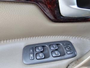 Brūns Volvo XC70 2002 Rīga, ar dzinēja tilpumu 2.40 L un nobraukumu 473 tūkst. km par 2950 €, foto 31 vietnē AUTOMOTO.COM.LV
