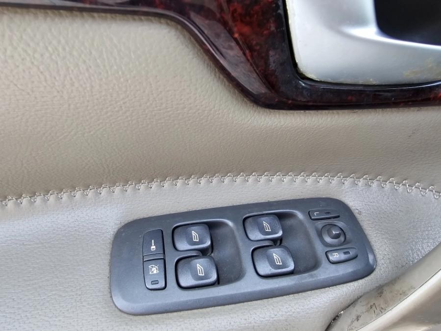 Brūns Volvo XC70 2002 Rīga, ar dzinēja tilpumu 2.40 L un nobraukumu 473 tūkst. km par 2950 €, foto 31 vietnē AUTOMOTO.COM.LV