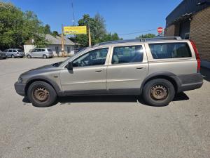 Brūns Volvo XC70 2002 Rīga, ar dzinēja tilpumu 2.40 L un nobraukumu 473 tūkst. km par 2950 €, foto 35 vietnē AUTOMOTO.COM.LV
