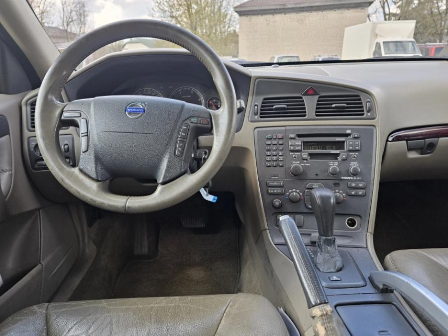 Brūns Volvo XC70 2002 Rīga, ar dzinēja tilpumu 2.40 L un nobraukumu 473 tūkst. km par 2950 €, foto 36 vietnē AUTOMOTO.COM.LV