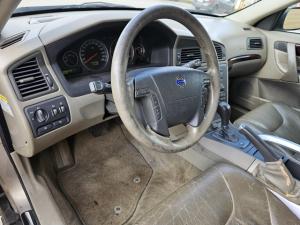 Brūns Volvo XC70 2002 Rīga, ar dzinēja tilpumu 2.40 L un nobraukumu 473 tūkst. km par 2950 €, foto 38 vietnē AUTOMOTO.COM.LV