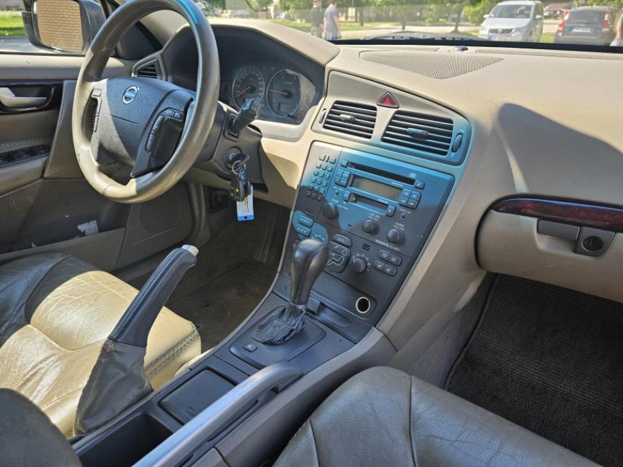 Brūns Volvo XC70 2002 Rīga, ar dzinēja tilpumu 2.40 L un nobraukumu 473 tūkst. km par 2950 €, foto 39 vietnē AUTOMOTO.COM.LV