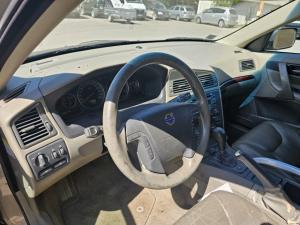 Brūns Volvo XC70 2002 Rīga, ar dzinēja tilpumu 2.40 L un nobraukumu 473 tūkst. km par 2950 €, foto 41 vietnē AUTOMOTO.COM.LV