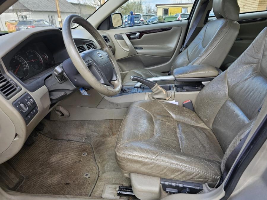 Brūns Volvo XC70 2002 Rīga, ar dzinēja tilpumu 2.40 L un nobraukumu 473 tūkst. km par 2950 €, foto 42 vietnē AUTOMOTO.COM.LV