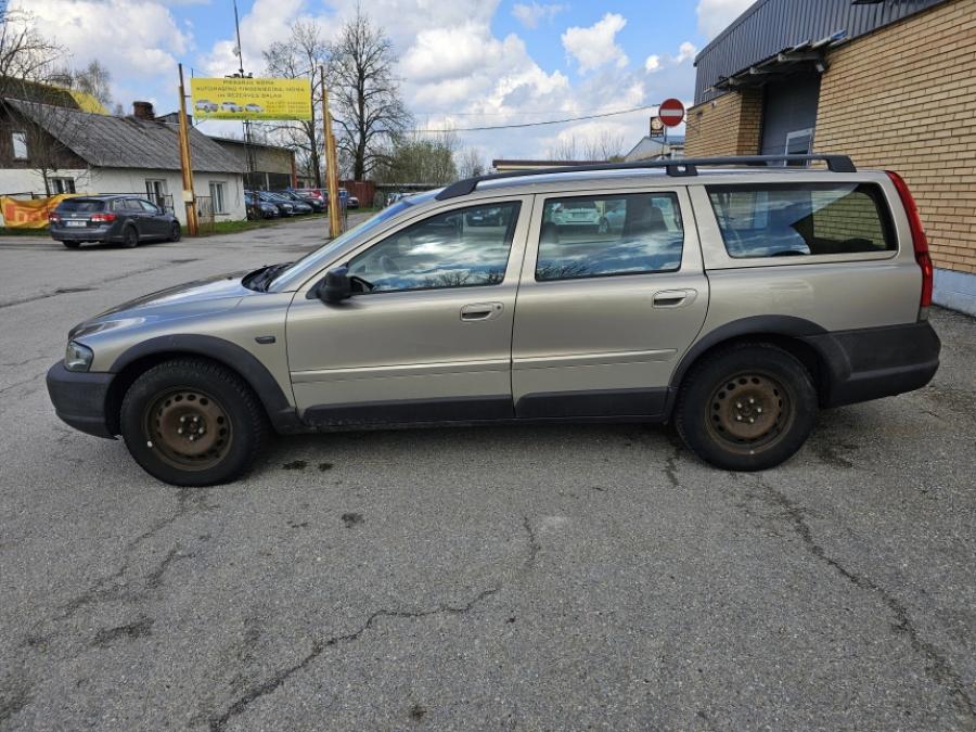 Brūns Volvo XC70 2002 Rīga, ar dzinēja tilpumu 2.40 L un nobraukumu 473 tūkst. km par 2950 €, foto 45 vietnē AUTOMOTO.COM.LV