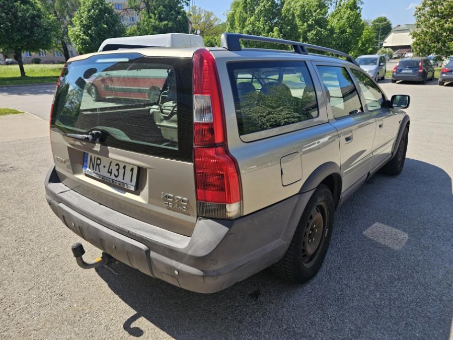 Brūns Volvo XC70 2002 Rīga, ar dzinēja tilpumu 2.40 L un nobraukumu 473 tūkst. km par 2950 €, foto 51 vietnē AUTOMOTO.COM.LV
