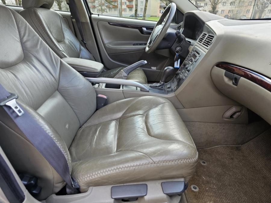 Brūns Volvo XC70 2002 Rīga, ar dzinēja tilpumu 2.40 L un nobraukumu 473 tūkst. km par 2950 €, foto 52 vietnē AUTOMOTO.COM.LV