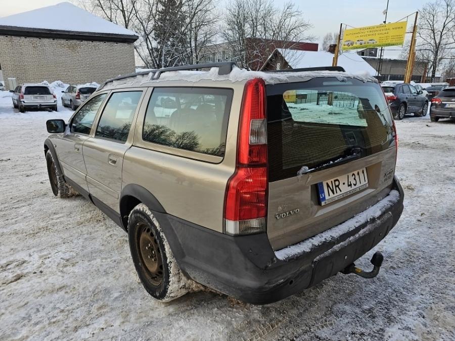 Brūns Volvo XC70 2002 Rīga, ar dzinēja tilpumu 2.40 L un nobraukumu 473 tūkst. km par 2950 €, foto 53 vietnē AUTOMOTO.COM.LV